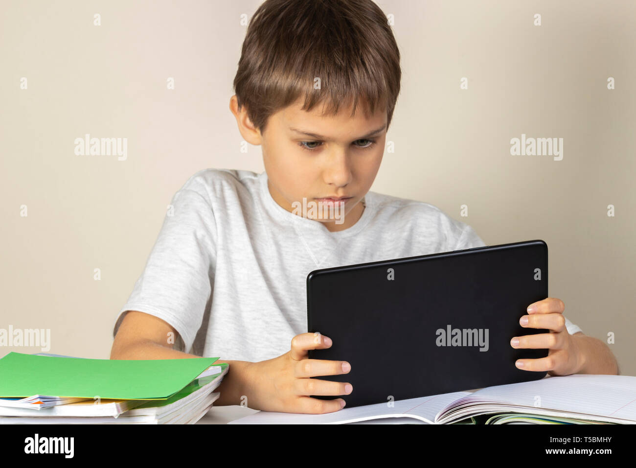 Child digital coding hi-res stock photography and images - Alamy