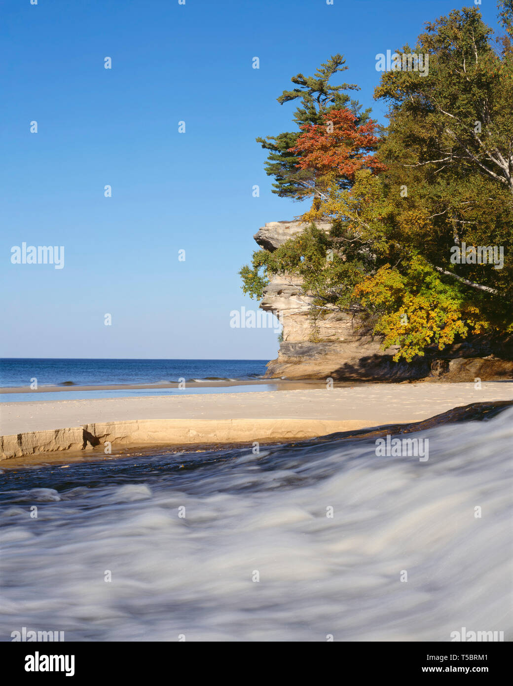 USA, Michigan, Pictured Rocks National Lakeshore, Chapel Rock overlooks ...