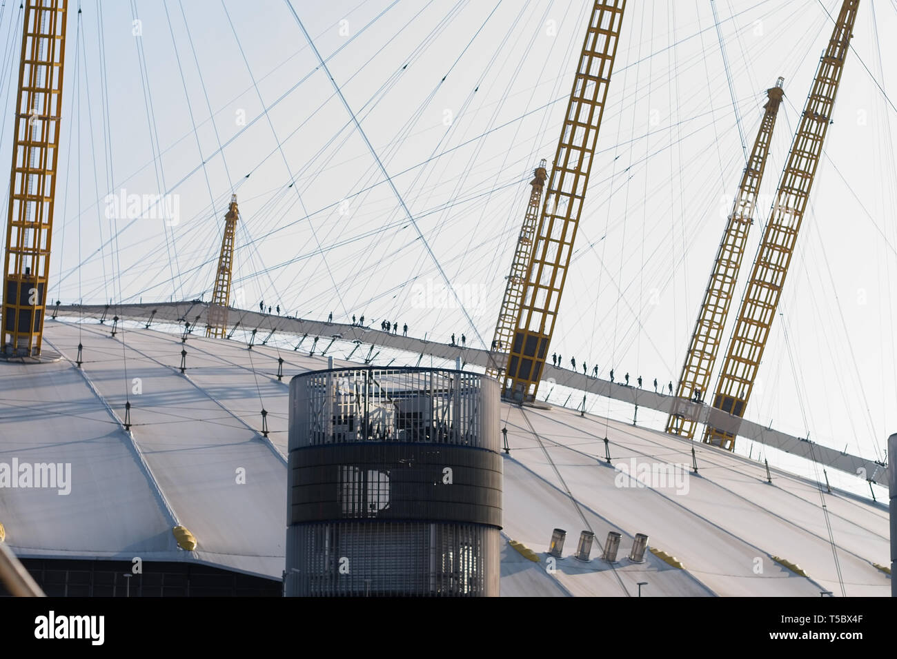 O2 arena walkway hi-res stock photography and images - Alamy