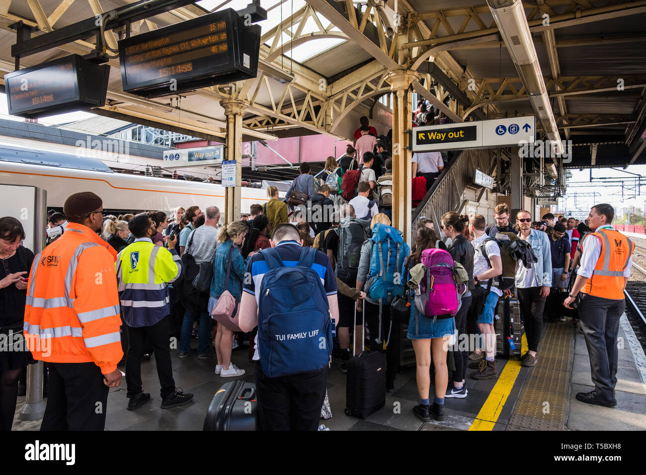 Overcrowded Overcrowding High Resolution Stock Photography and Images ...