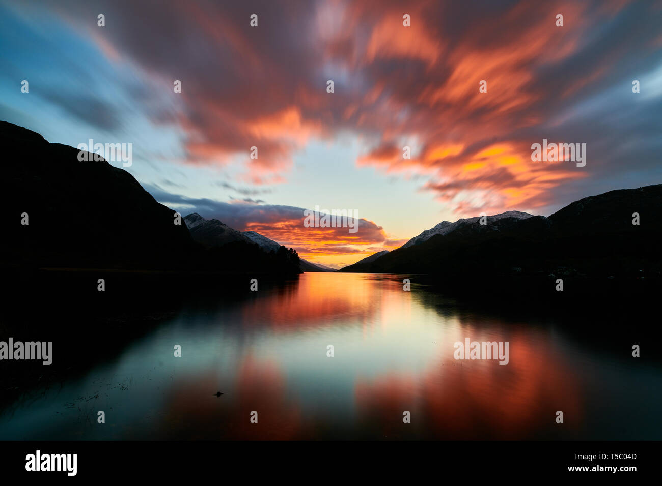 Beautiful sunset over loch hi-res stock photography and images - Alamy