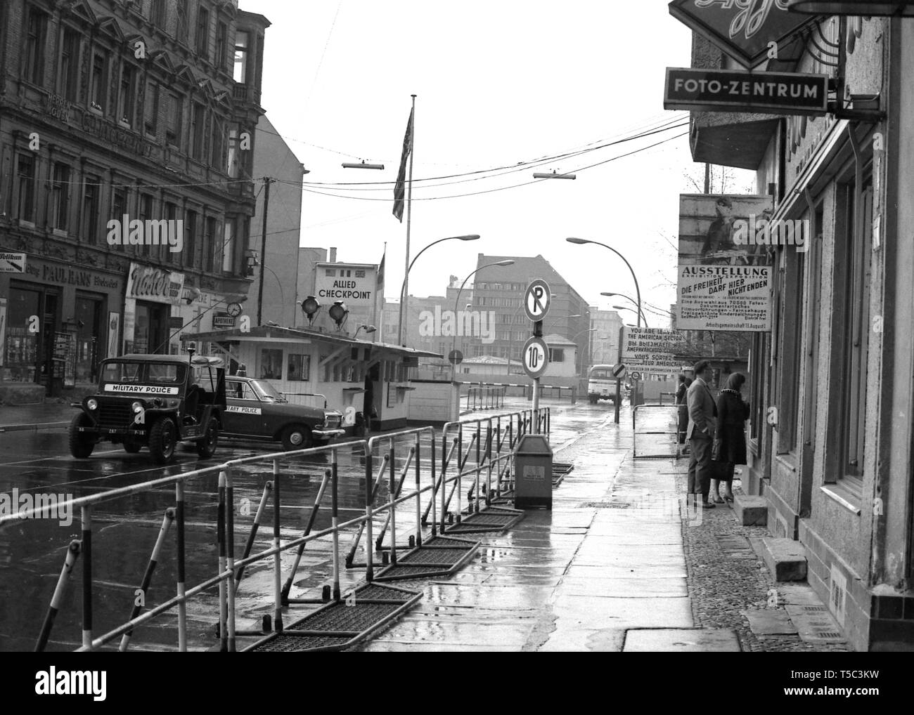Berlin wall original Black and White Stock Photos & Images - Alamy