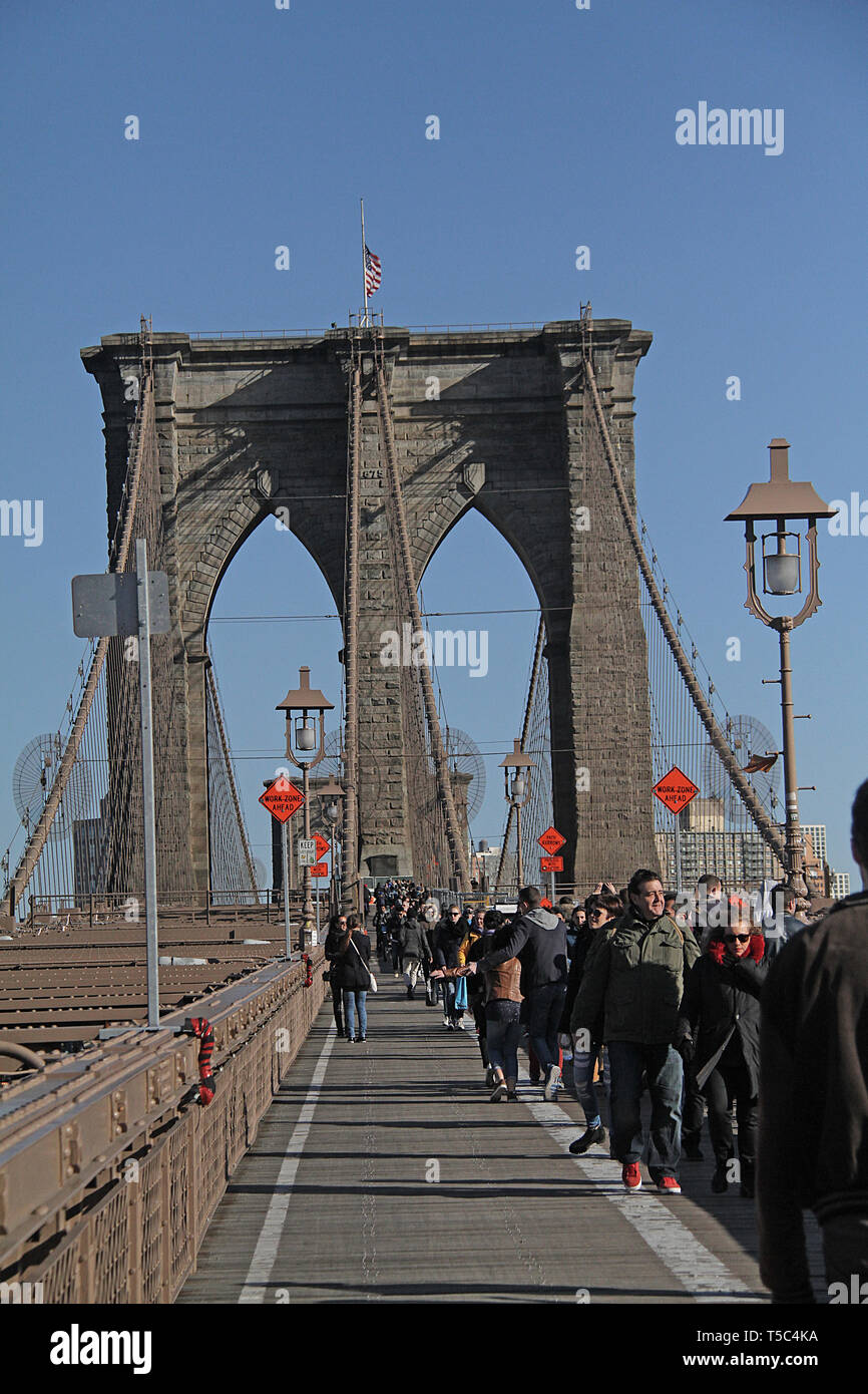 People walking on Brooklyn Bridge, New York, USA Stock Photo - Alamy