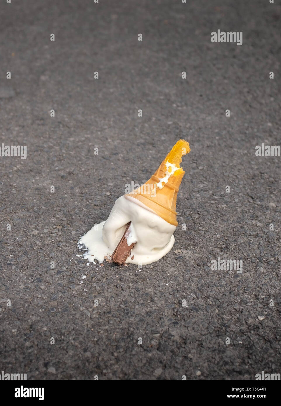 Dropped ice cream cone Stock Photo - Alamy