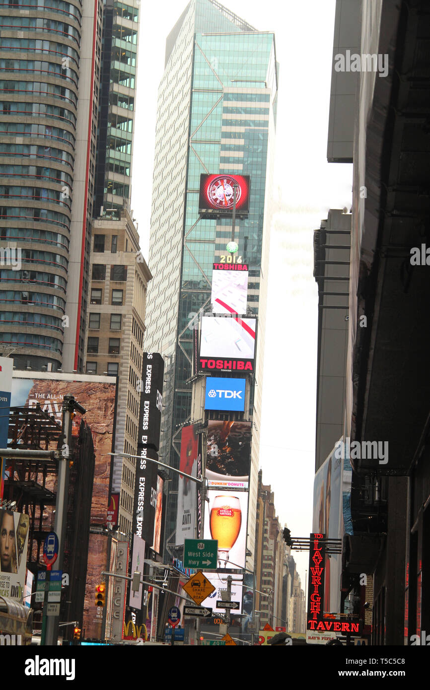 The One Astor Plaza building in Times Square, NYC, USA Stock Photo - Alamy