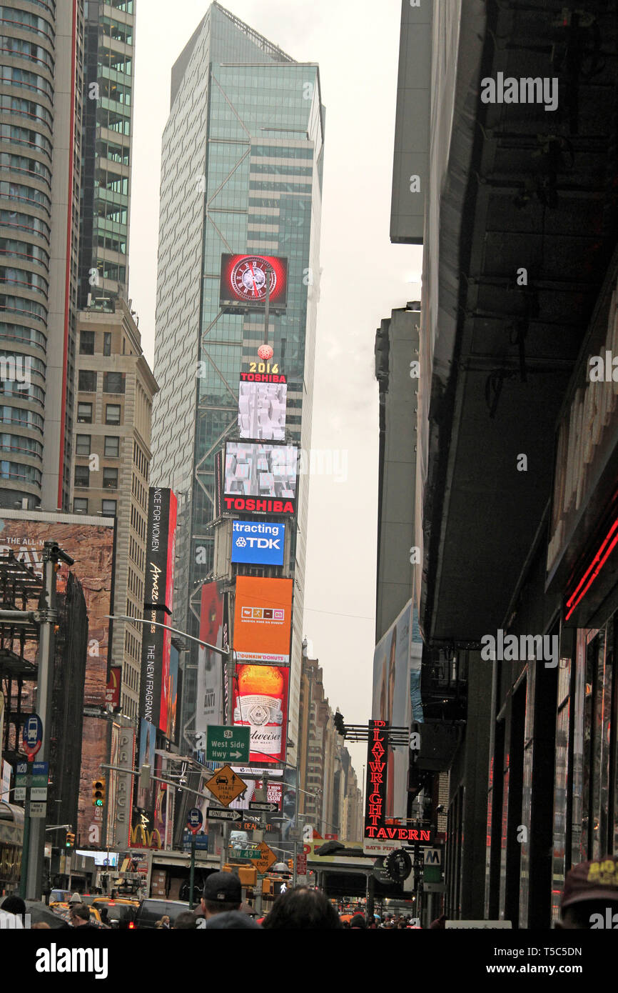 The One Astor Plaza building in Times Square, NYC, USA Stock Photo - Alamy