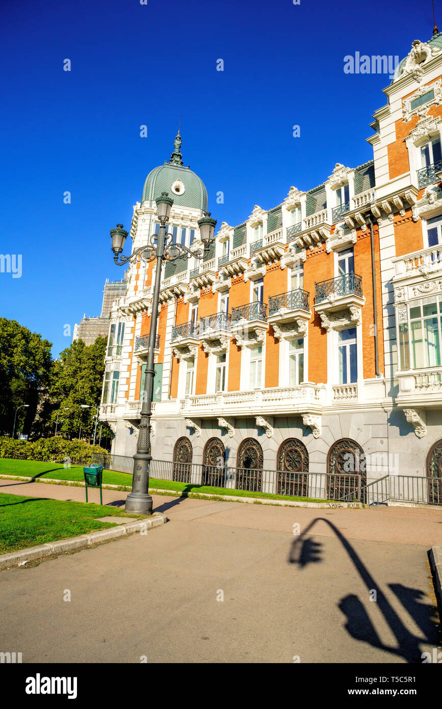 Historical building madrid hi-res stock photography and images - Alamy