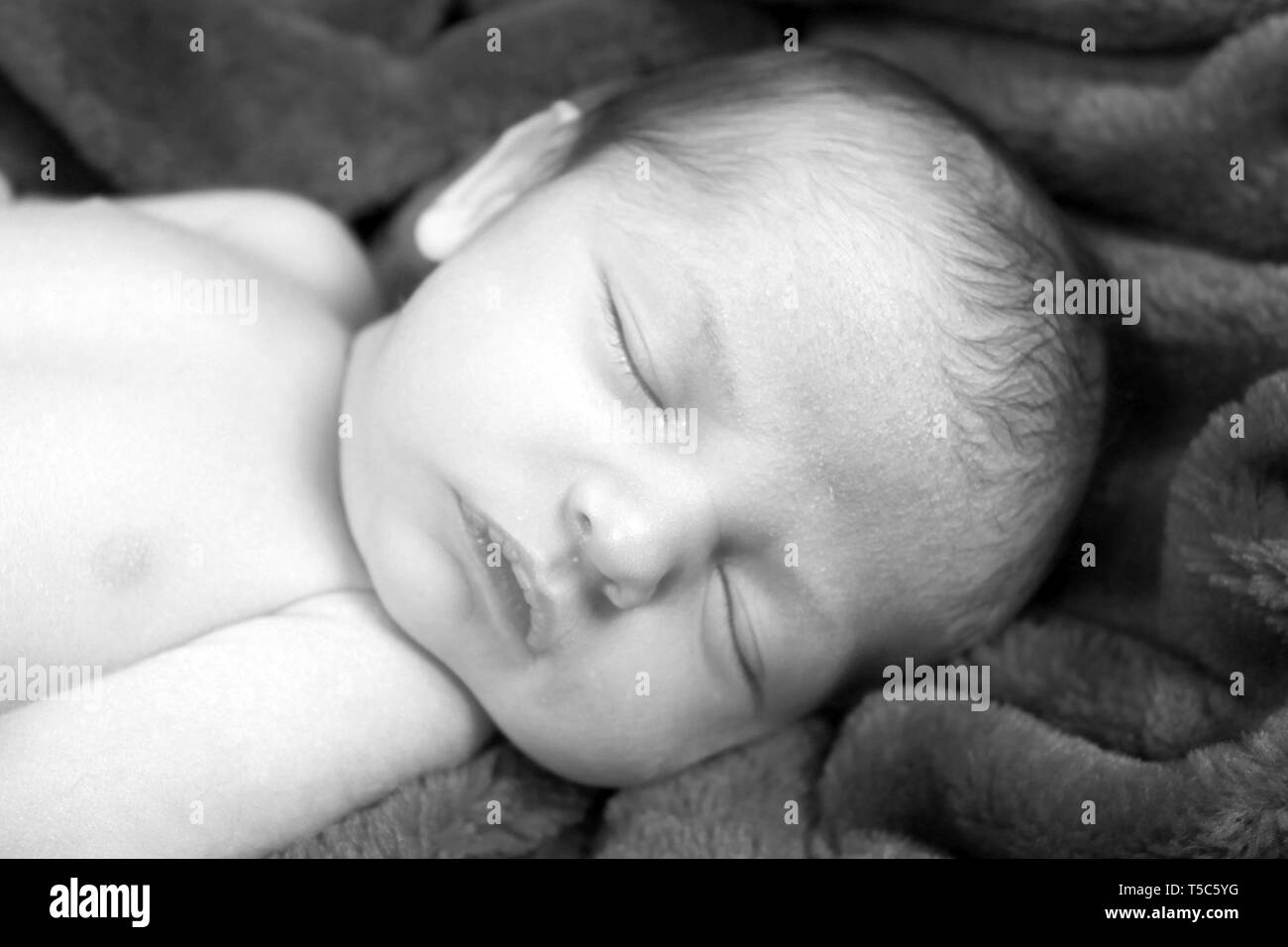 New born childrens hi-res stock photography and images - Alamy