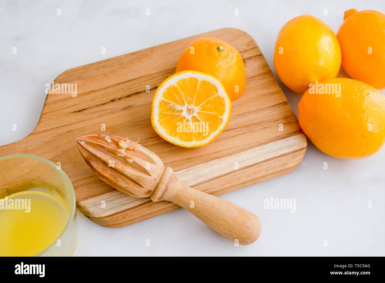 Meyer lemons hi-res stock photography and images - Alamy