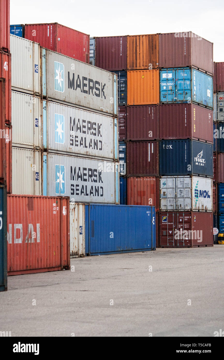 Shipping Containers at Southampton Docks Stock Photo - Alamy