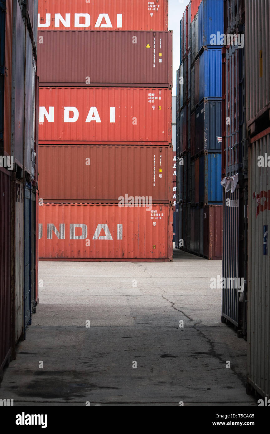 Shipping Containers at Southampton Docks Stock Photo - Alamy