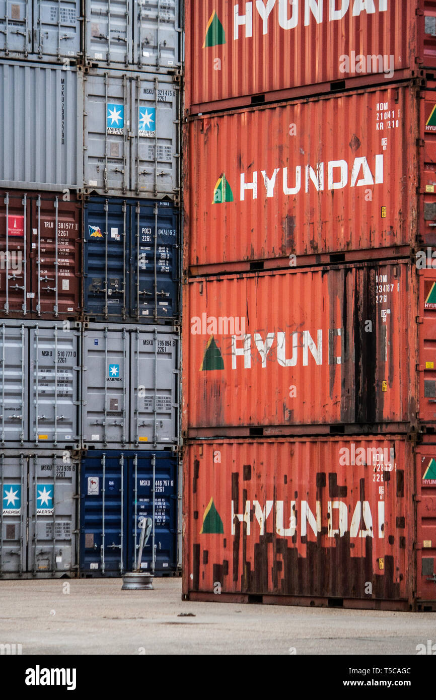 Shipping Containers at Southampton Docks Stock Photo - Alamy