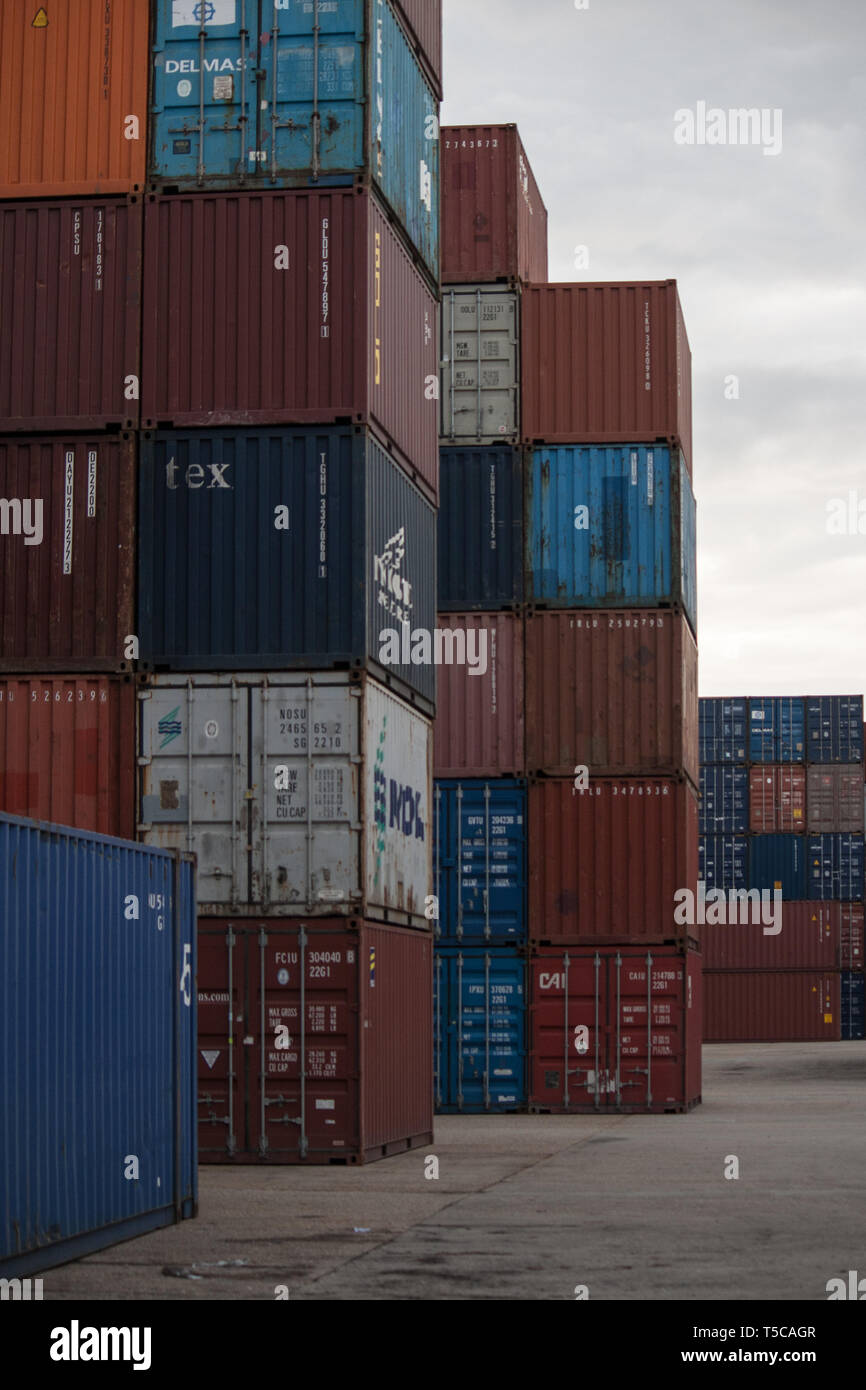 Shipping Containers at Southampton Docks Stock Photo - Alamy