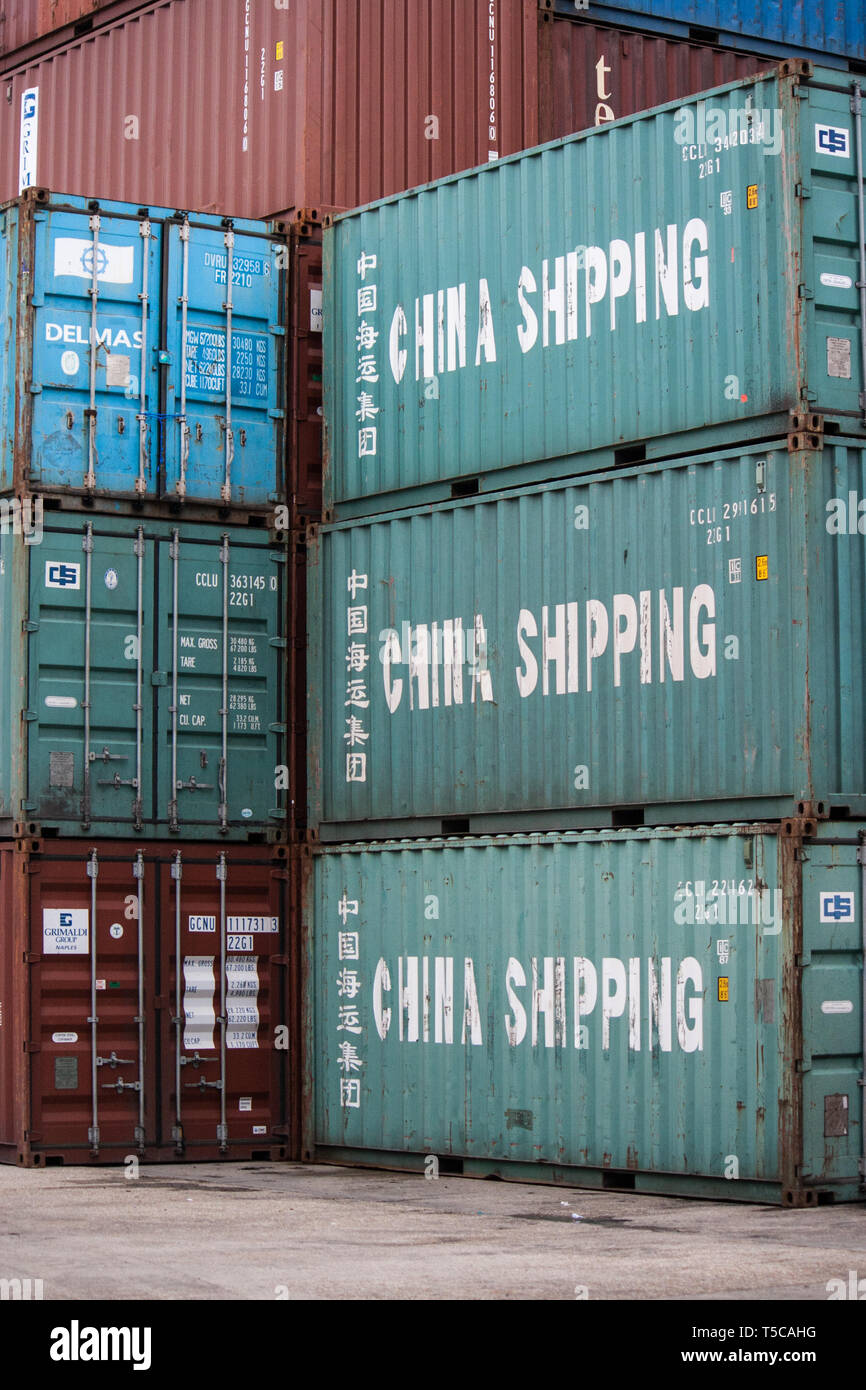 Shipping Containers at Southampton Docks Stock Photo - Alamy