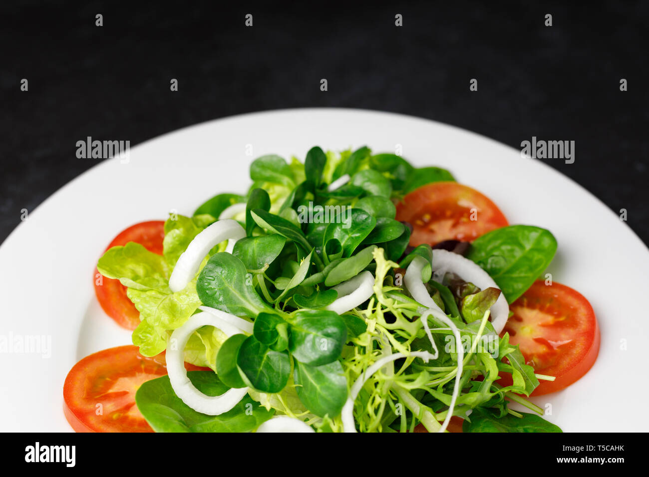 Plated salad hi-res stock photography and images - Alamy