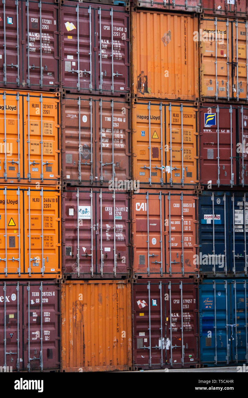 20ft container hi-res stock photography and images - Alamy