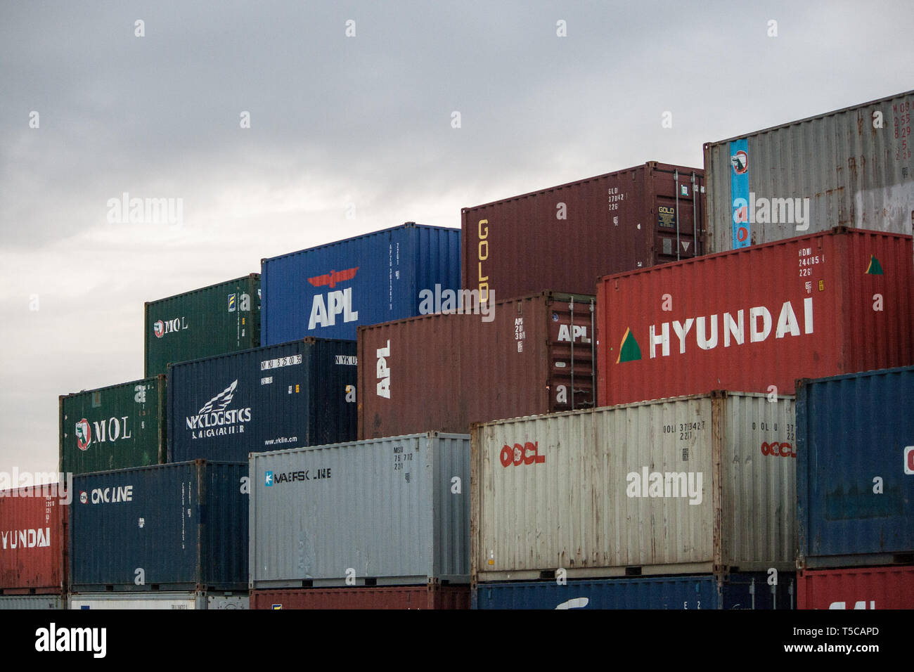 Shipping Containers at Southampton Docks Stock Photo - Alamy