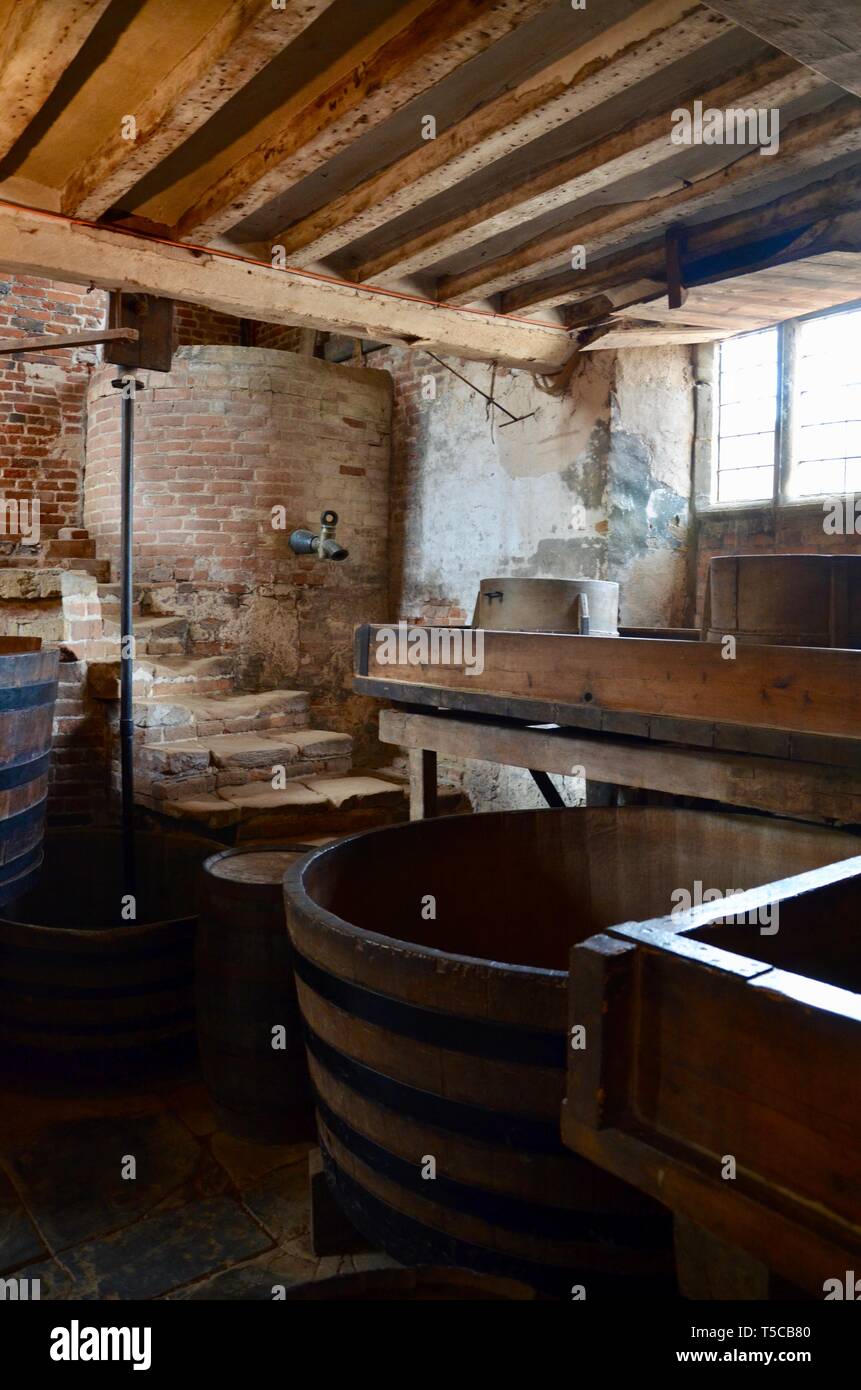 Victorian ale house hi-res stock photography and images - Alamy