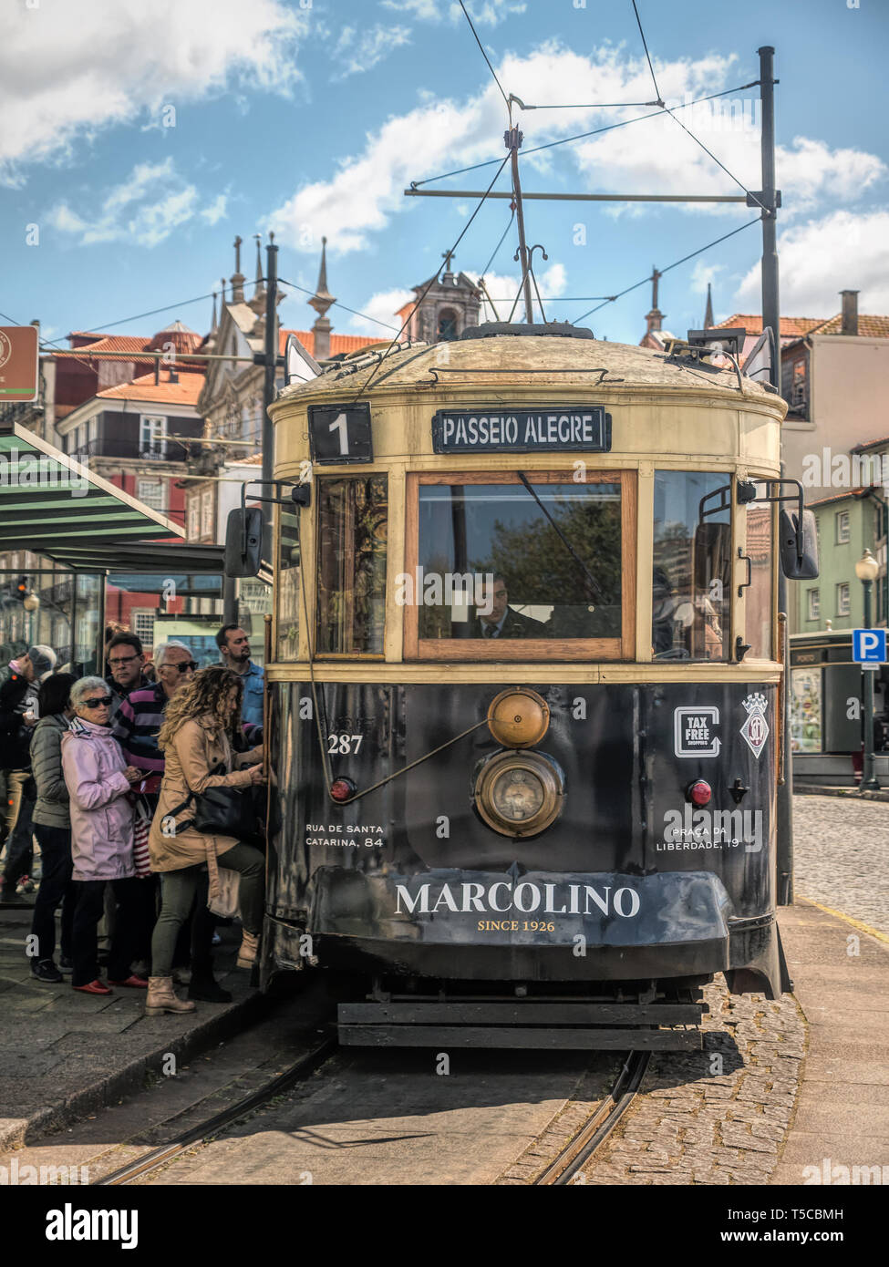 3 car tram hi-res stock photography and images - Alamy