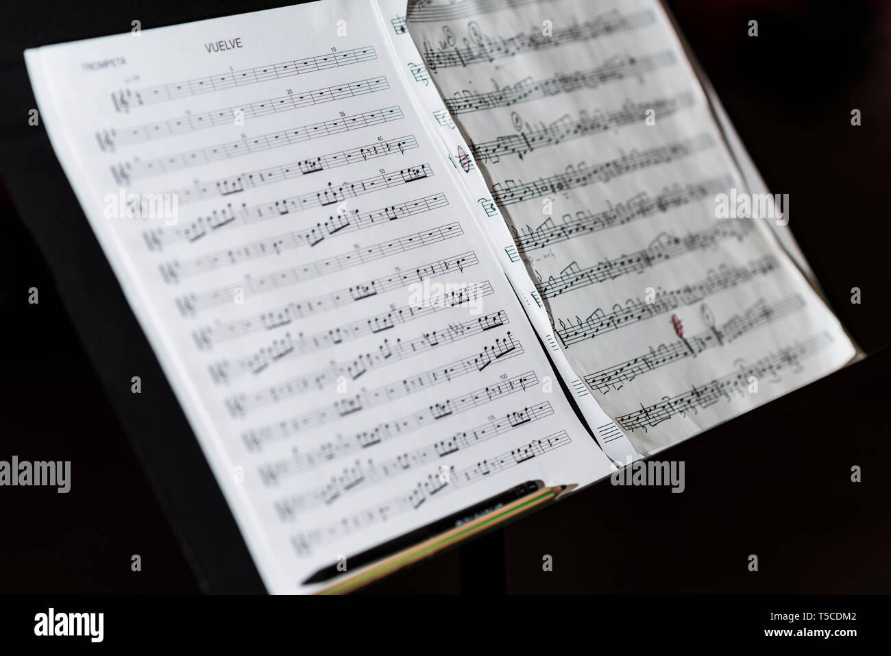 Score writing hi-res stock photography and images - Alamy
