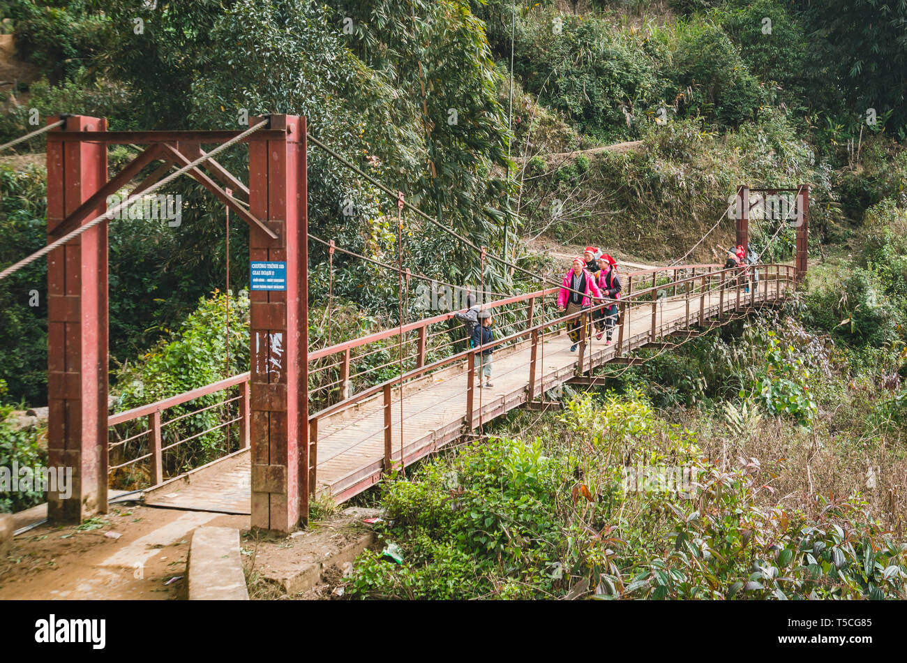 Vietnamese traditional dress sapa northern hi-res stock photography and ...