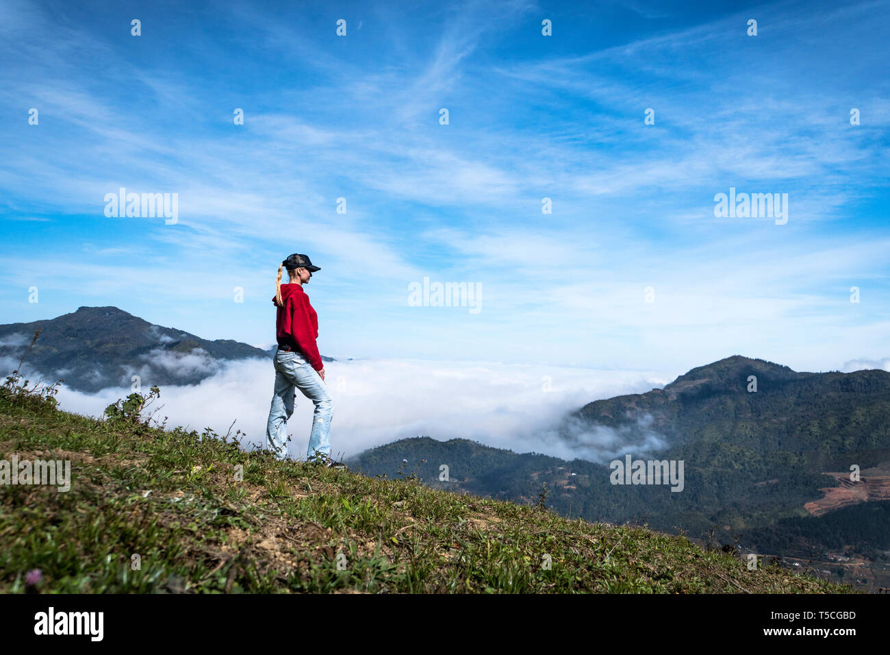 Look far into the distance hi-res stock photography and images - Alamy