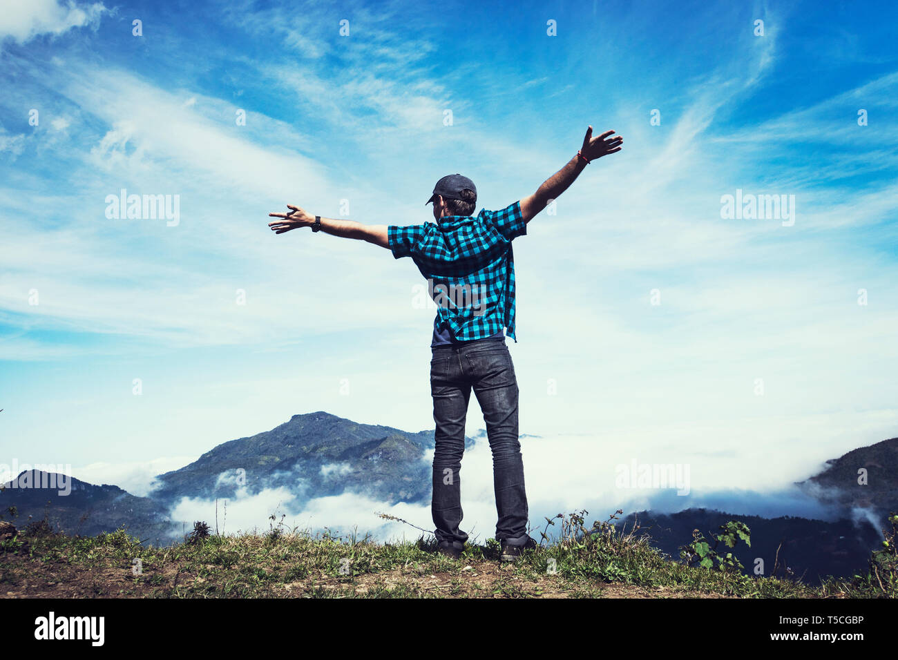 Spread his arms hi-res stock photography and images - Alamy