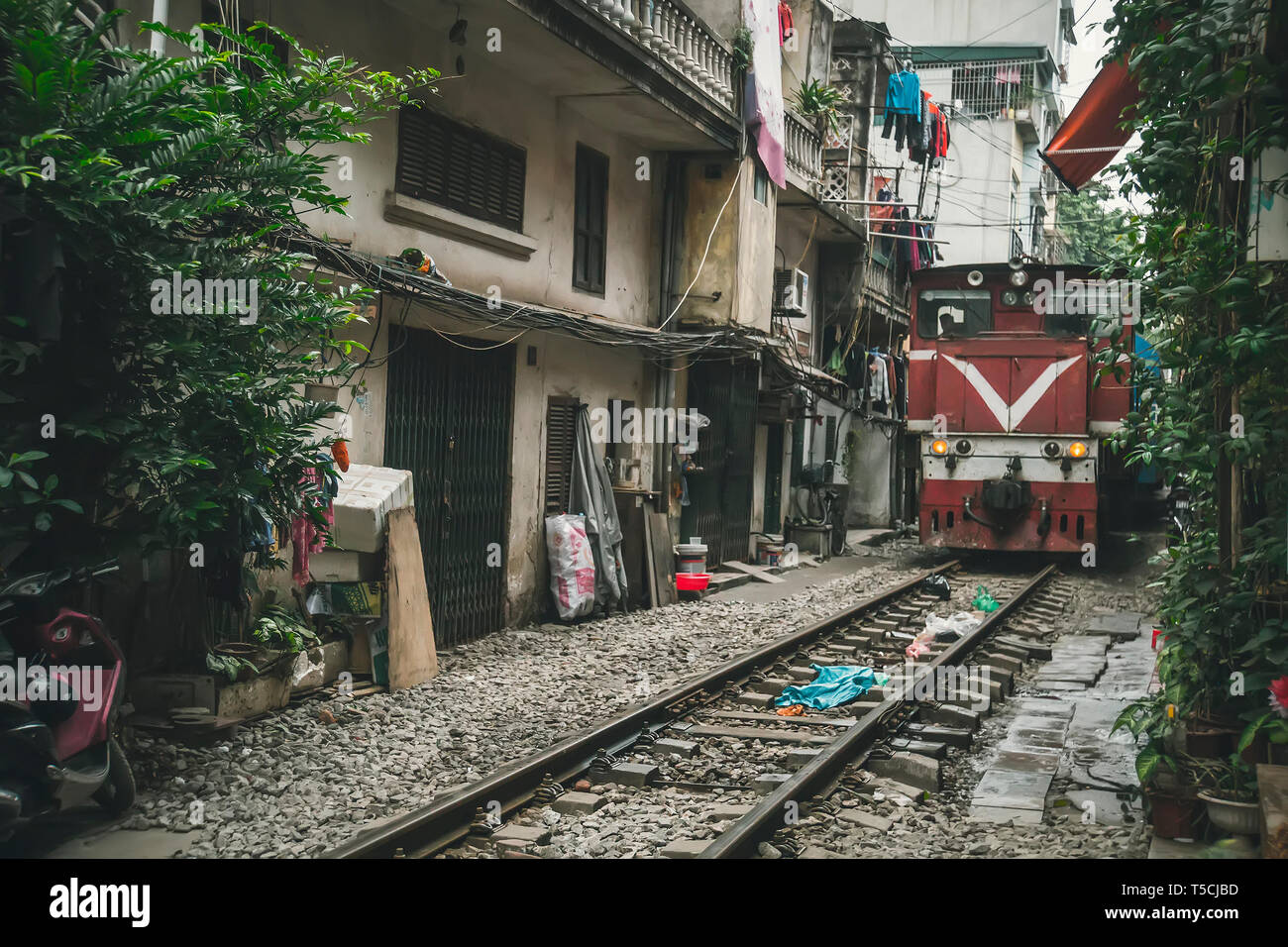 Hanoi railway through city hi-res stock photography and images - Alamy