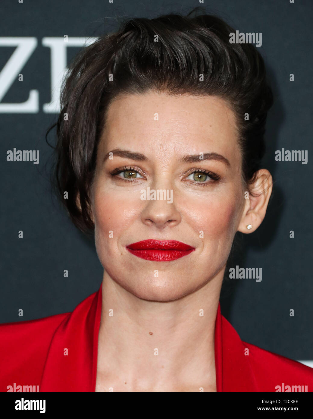 Evangeline Lilly Abs Girls