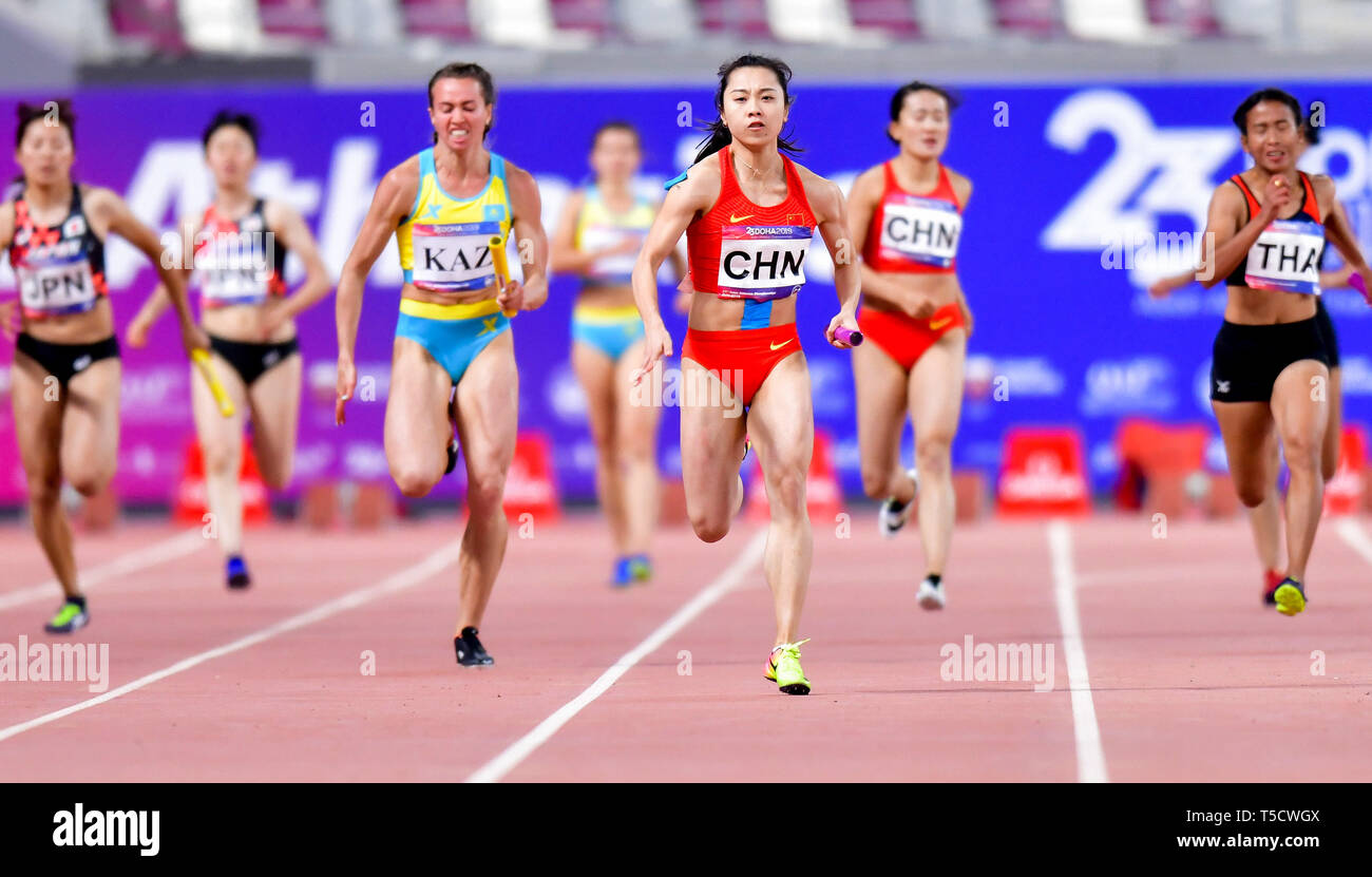 Doha, Qatar. 23rd Apr, 2019. China's Ge Manqi (C) sprints during the ...