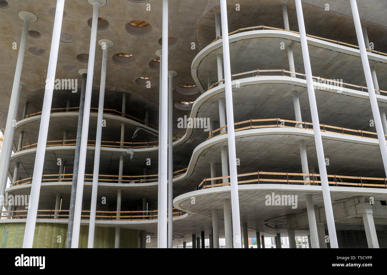 Leipzig, Germany. 23rd Apr, 2019. The dismantling of the scaffolding ...