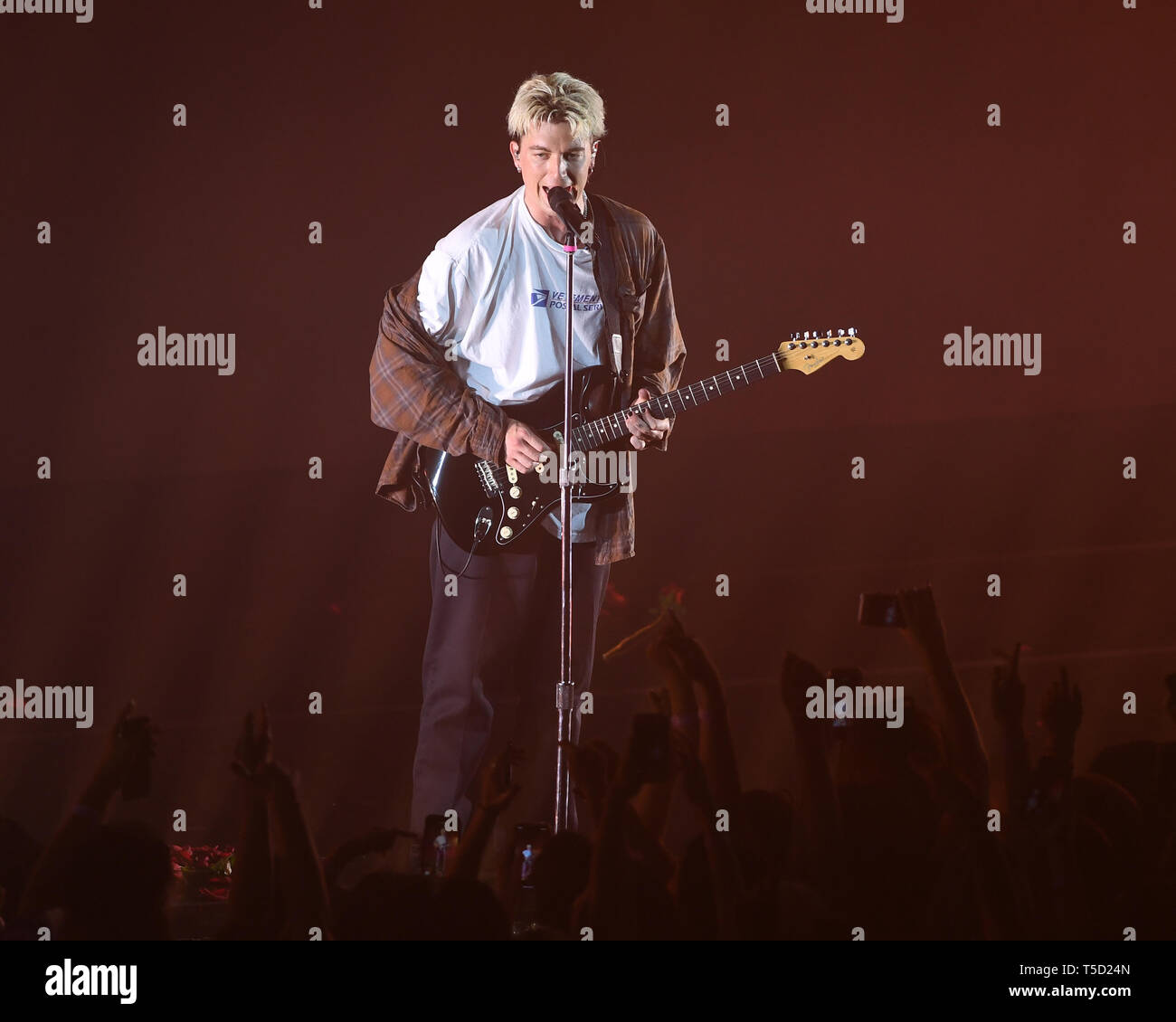 Lany singer hi-res stock photography and images - Alamy