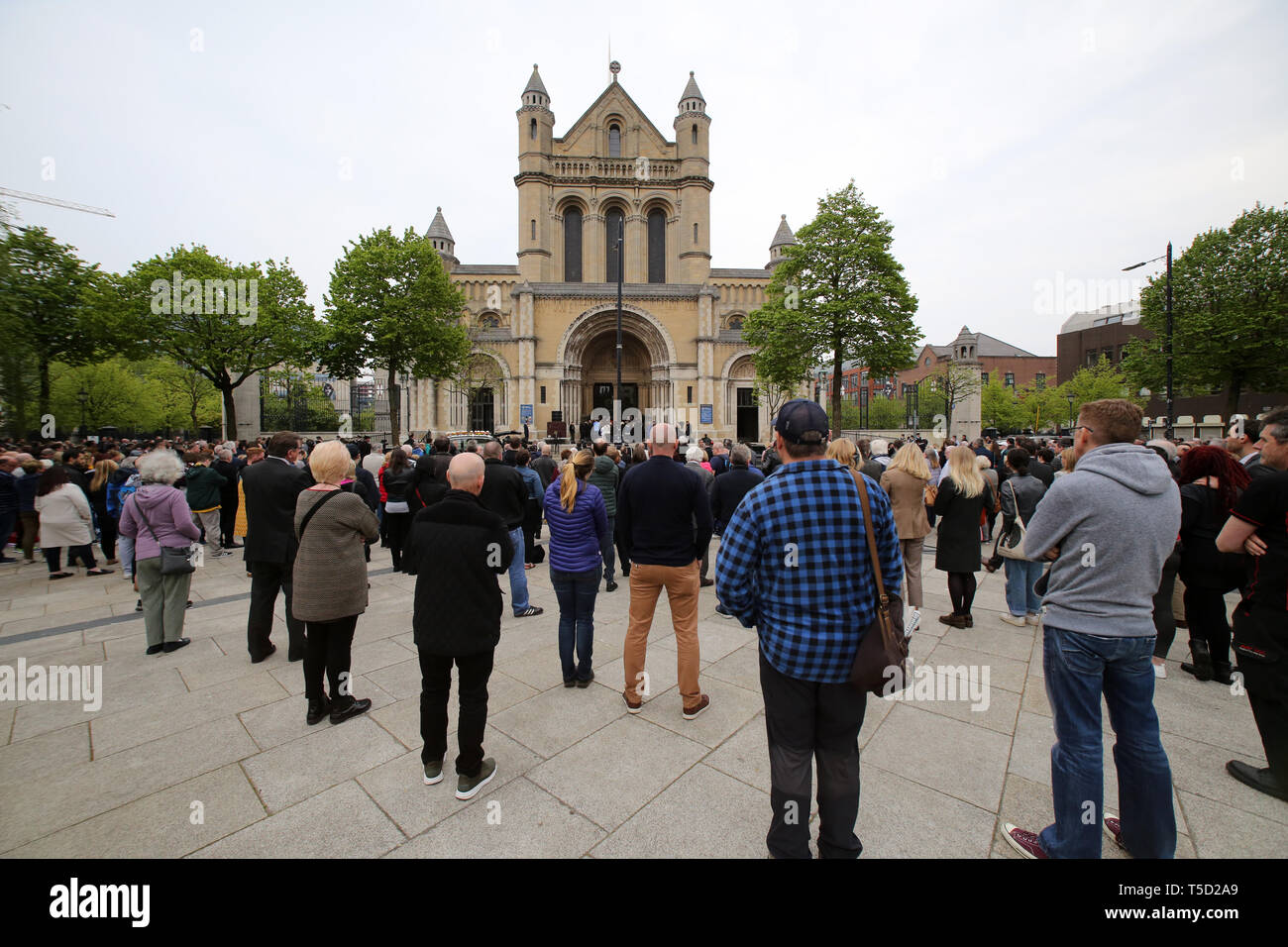 In the creggan estate in derry hi-res stock photography and images - Alamy