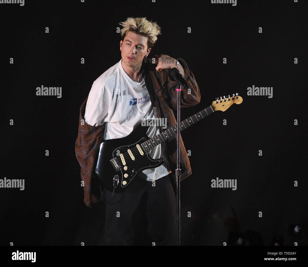 Lany singer hi-res stock photography and images - Alamy