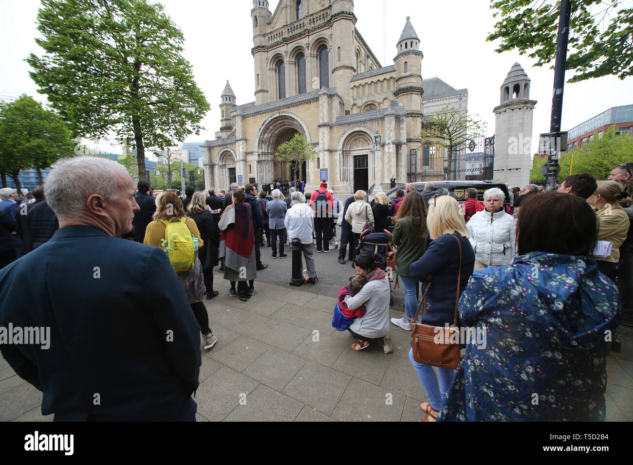 In the creggan estate in derry hi-res stock photography and images - Alamy