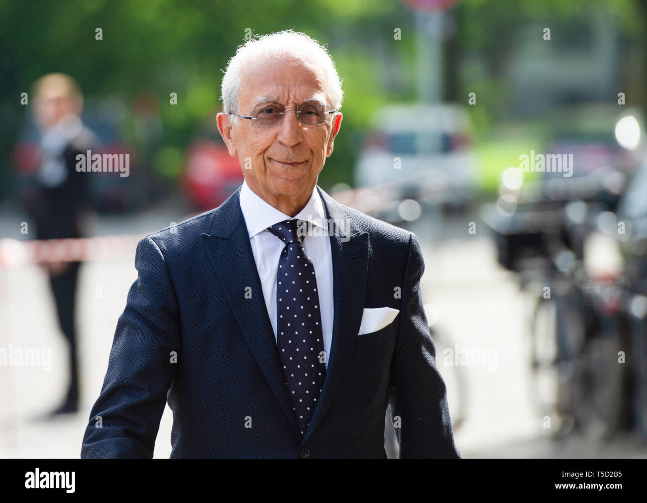 Hannover, Germany. 24th Apr, 2019. Madjid Samii, neurosurgeon, comes to ...