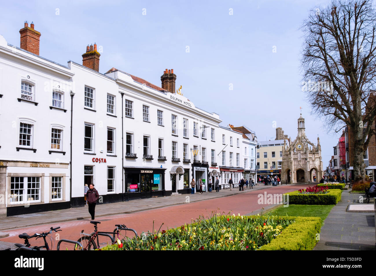 The old Market Cross and shops in old Dolphin Hotel Georgian building ...