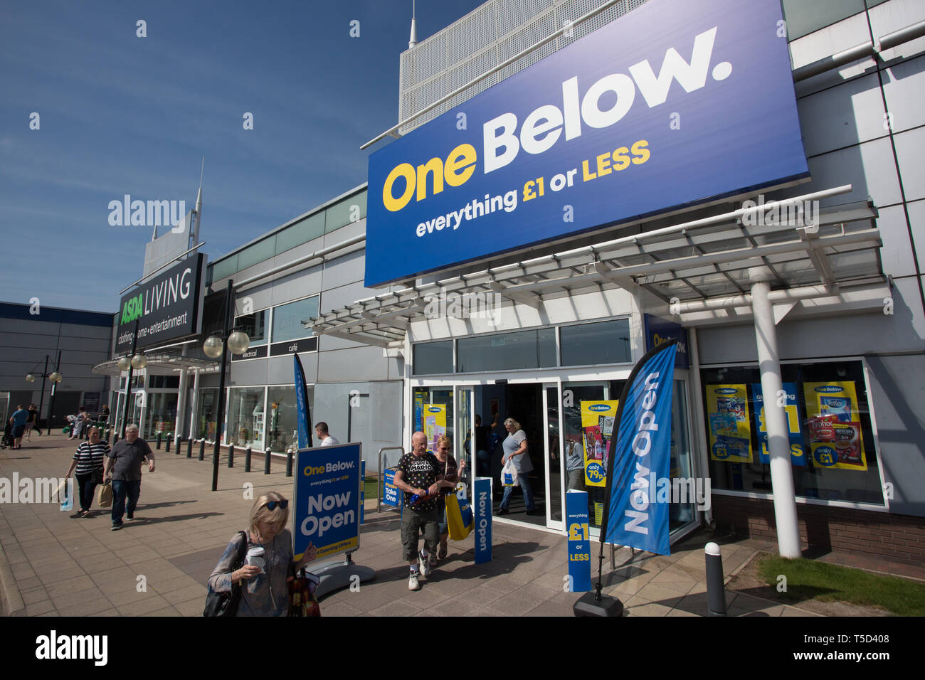 Parkgate shopping park hi-res stock photography and images - Alamy