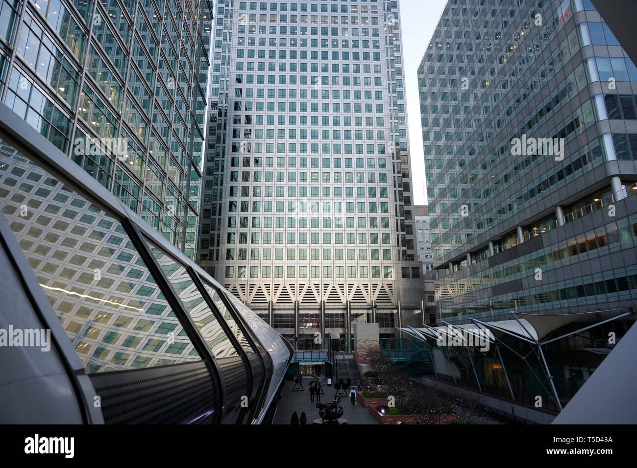 Early evening view of Adam's Place Bridge, Canary Wharf, London Stock ...