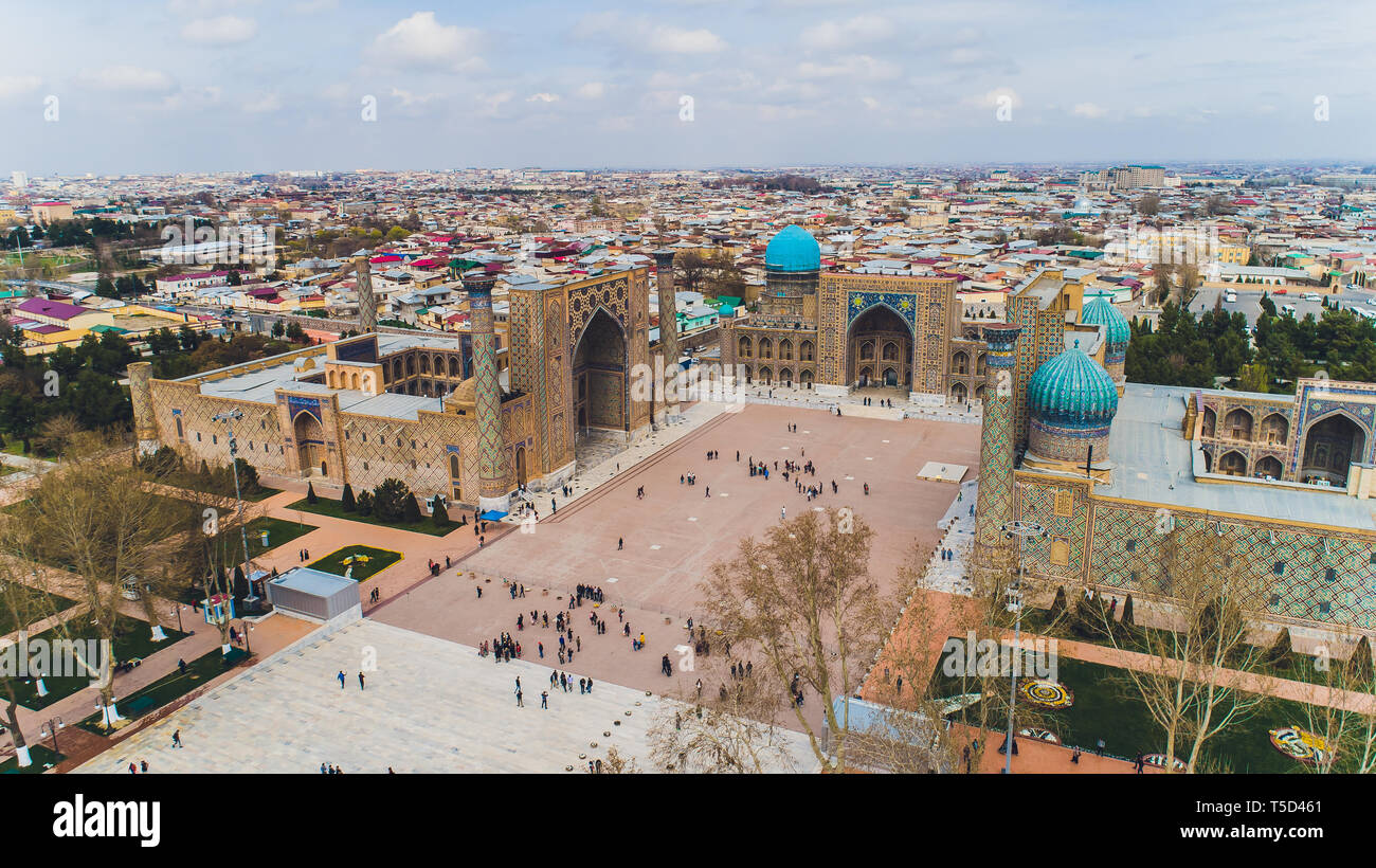 Samarkand uzbekistan roads hi-res stock photography and images - Alamy