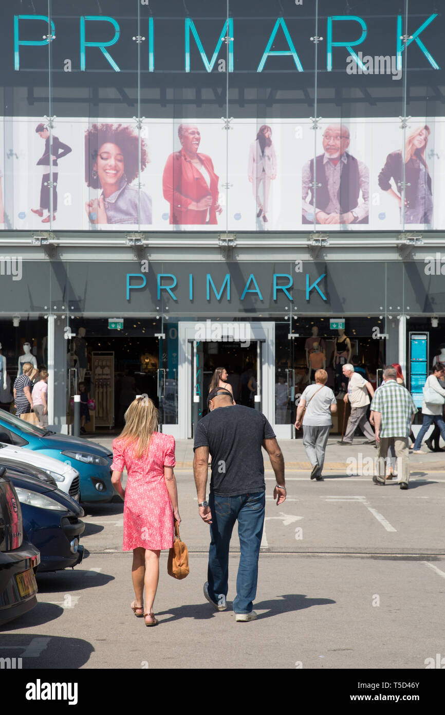 Primark shoppers shopping shop shops hi-res stock photography and ...