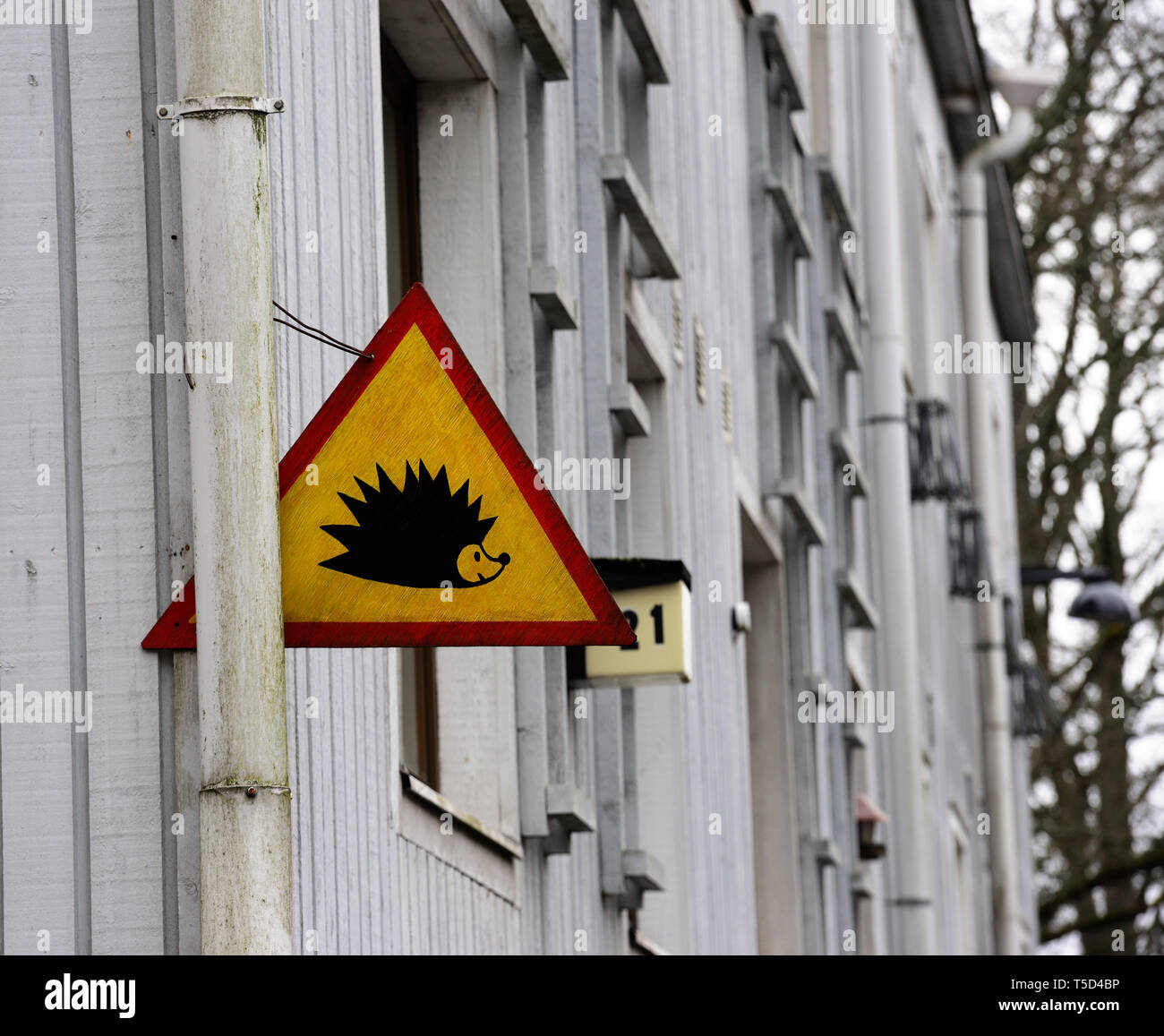 Building a hedgehog house hi-res stock photography and images - Alamy