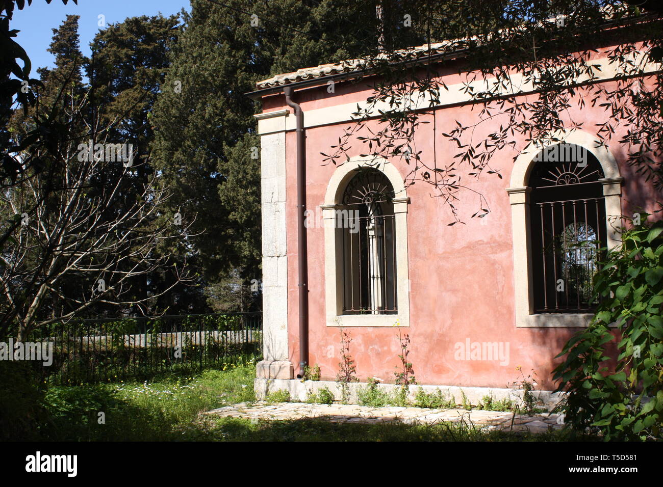 Best italian towns hi-res stock photography and images - Alamy