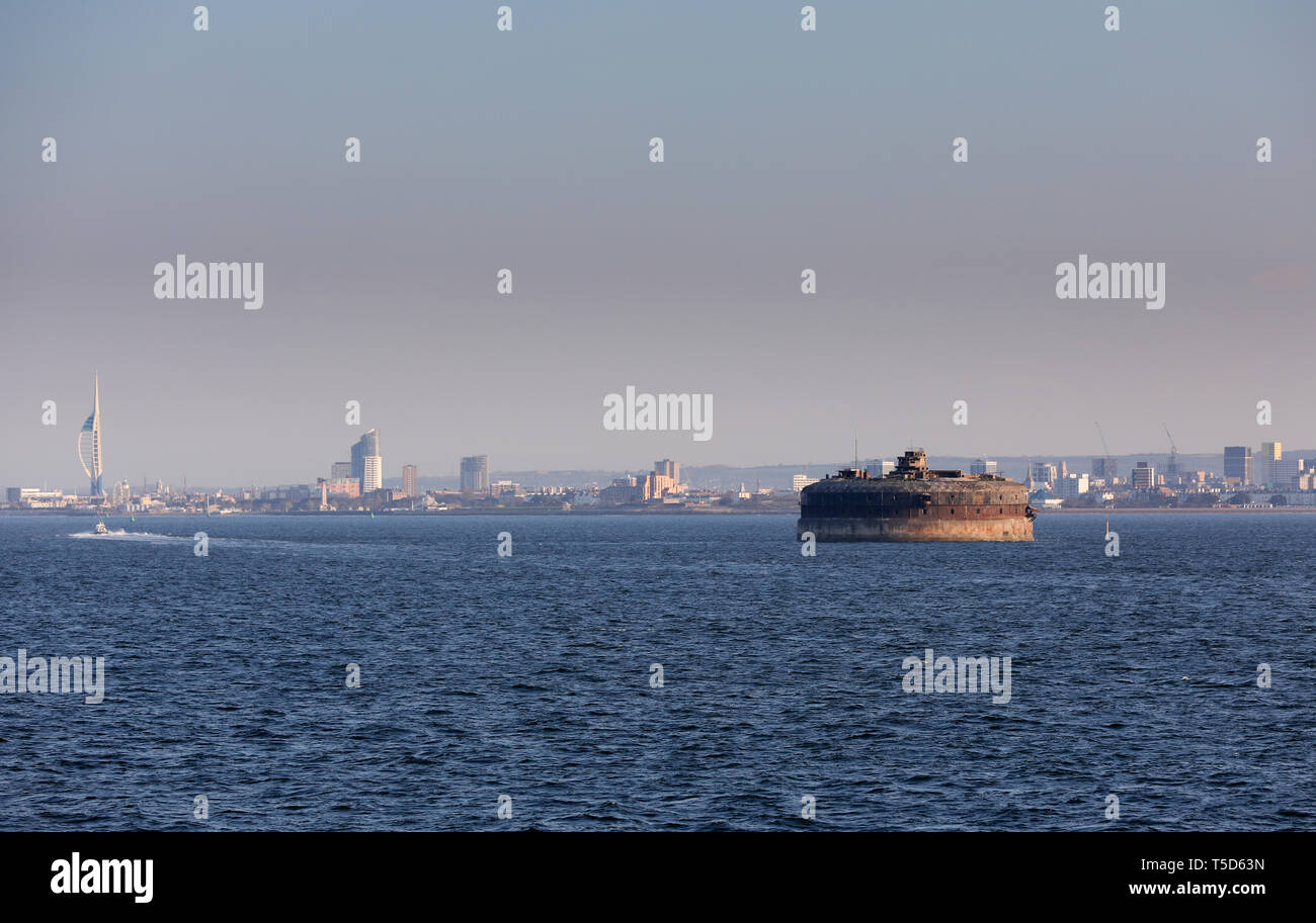Horse Sand Fort built to protect Portsmouth Dockyard against a possible ...