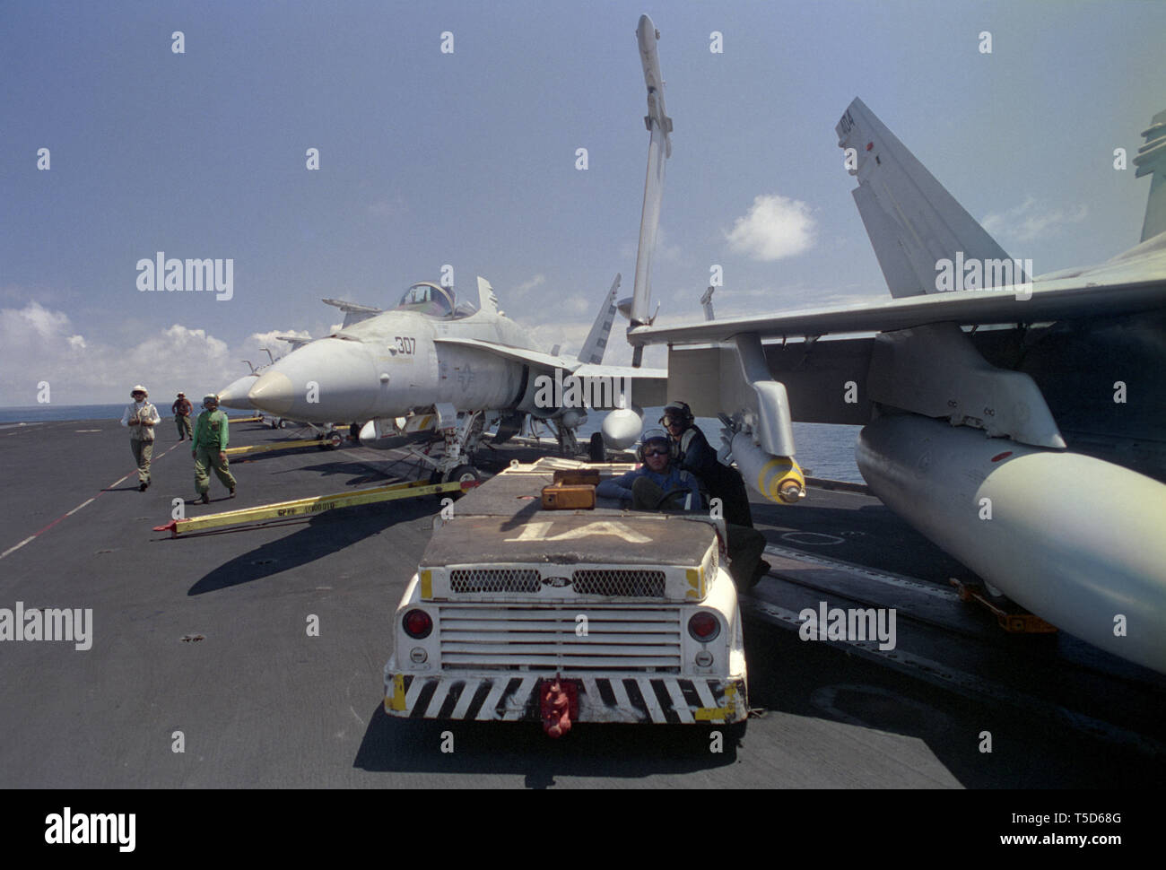 Flight deck tractor hi-res stock photography and images - Alamy