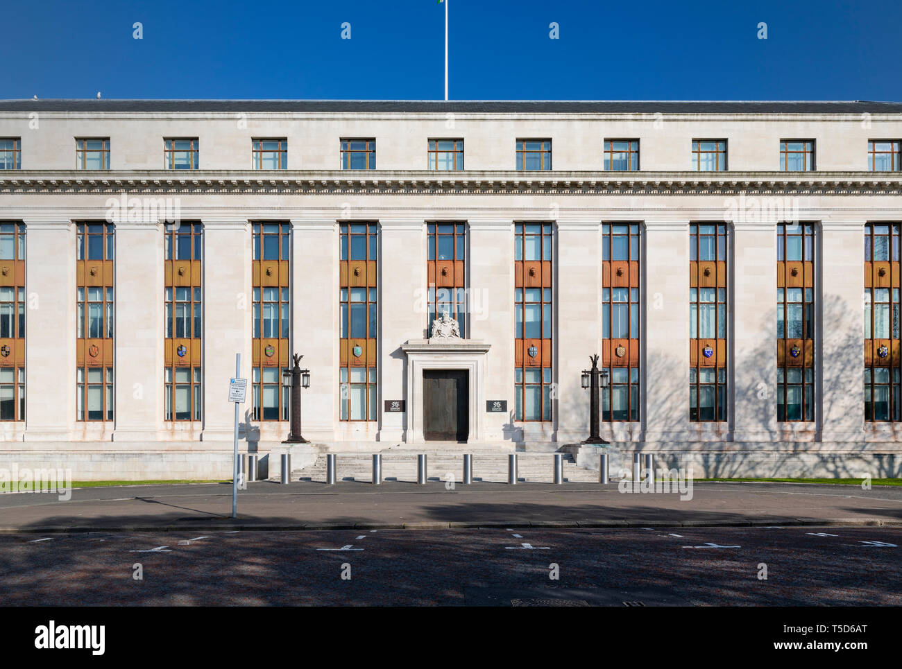Welsh government buildings hi-res stock photography and images - Alamy