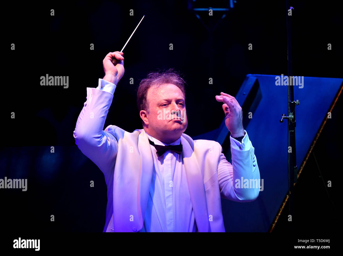 Conductor Michael Seal conducts the City of Birmingham Symphony ...