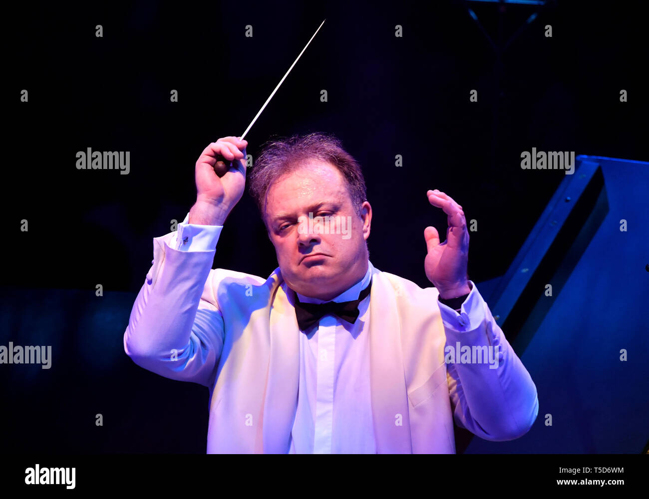 Conductor Michael Seal conducts the City of Birmingham Symphony ...