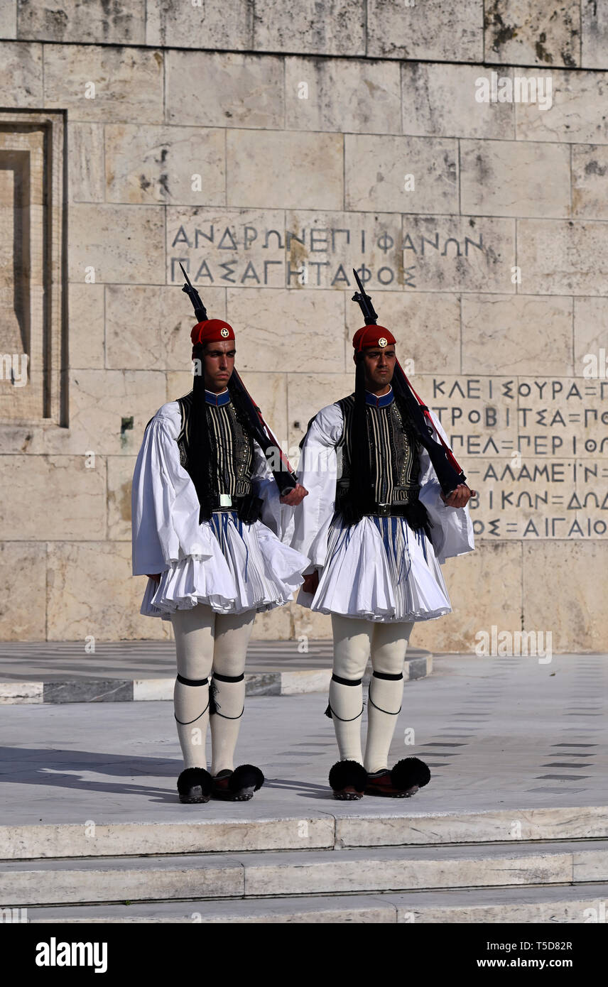 Presidential guards greece hi-res stock photography and images - Alamy