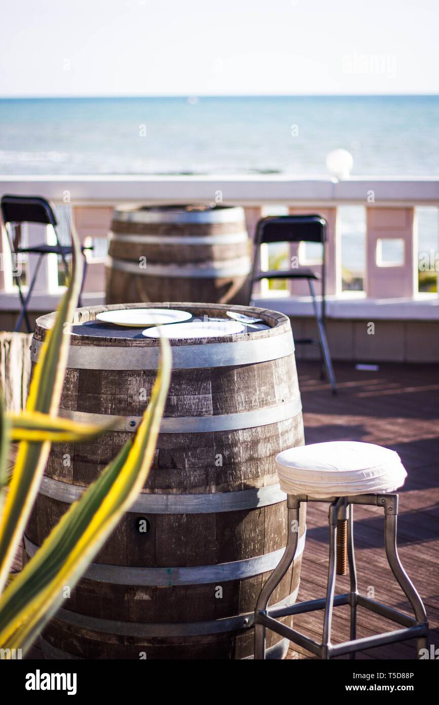 Beer home bar barrel hi-res stock photography and images - Alamy